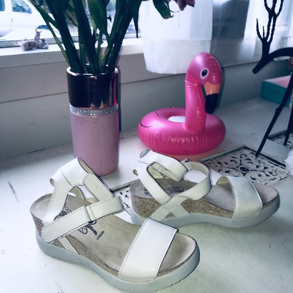 london fly | Shoes | London Fly Off White Sandals | Poshmark